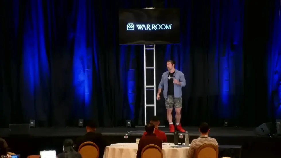 Alex Hormozi: 30 Minutes of sales training that will explode your ...