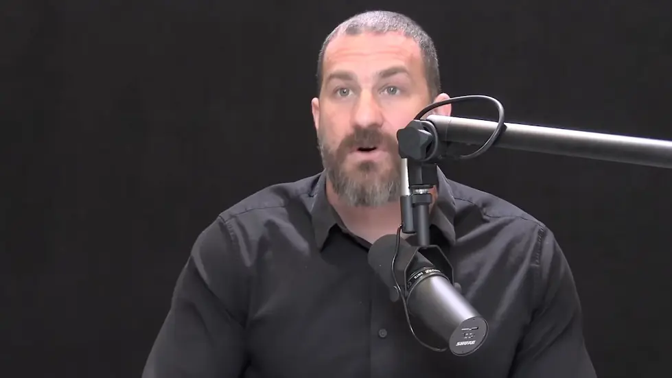 Andrew Huberman: Using Light (Sunlight, Blue Light and Red Light) to ...