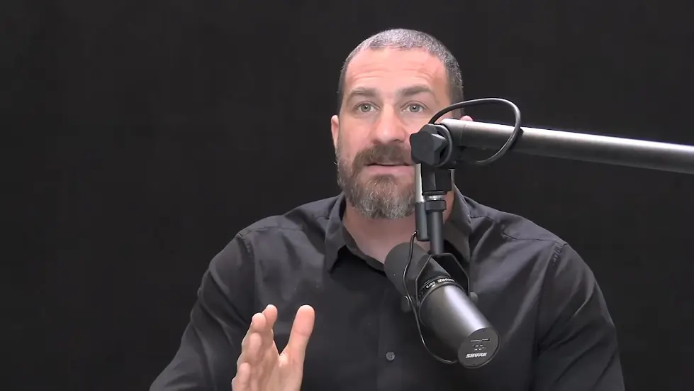 Andrew Huberman: Using Light (Sunlight, Blue Light and Red Light) to ...